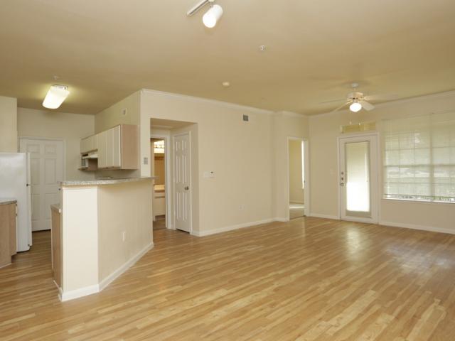 1 Bedroom Condo for Rent at 10498 Fountain Lake Circle #112.41, Stafford, TX 77477