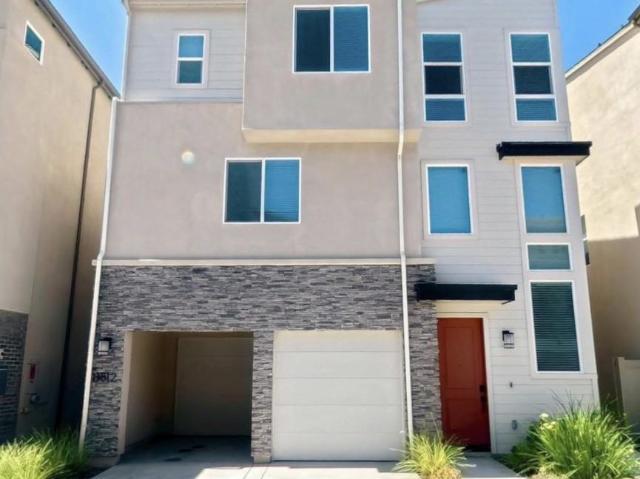 1 Bedroom Condo for Rent at 11812 Ella Way #2, San Diego, CA 92128 Carmel Mountain
