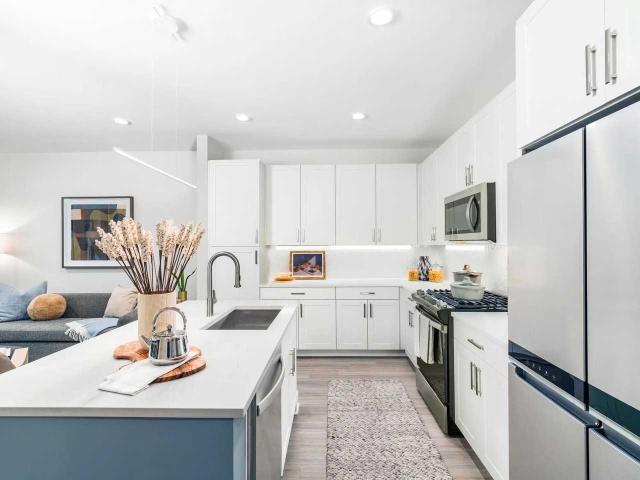 1 Bedroom Condo for Rent at 1298 Rochow St #MAWH, Houston, TX 77019 Neartown Montrose