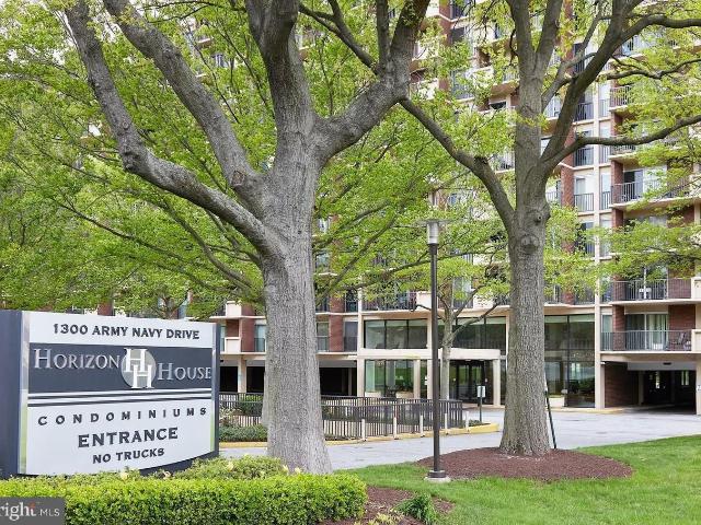 1 Bedroom Condo for Rent at 1300 Army Navy Dr #612, Arlington, VA 22202 Arlington Ridge