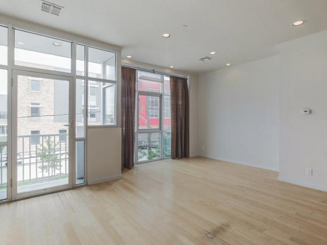 1 Bedroom Condo for Rent at 1406 Columbus Street #215, Houston, TX 77019 Neartown Montrose