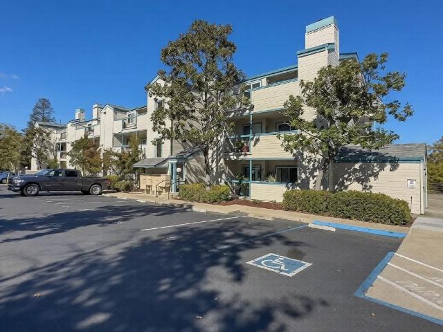1 Bedroom Condo for Rent at 1420 Bel Air Dr #207, Concord, CA 94521