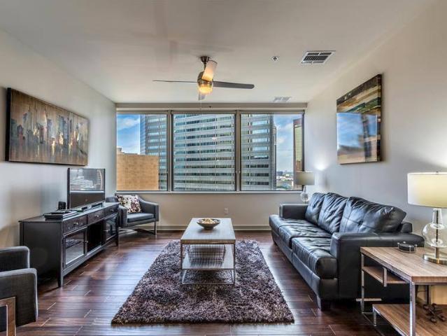 1 Bedroom Condo for Rent at 1525 Elm Street #1887, Dallas, TX 75201 Downtown Dallas