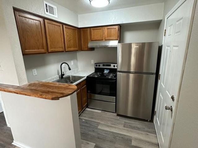 1 Bedroom Condo for Rent at 1730 E 67th St #303, Tulsa, OK 74136 Collegiate Square