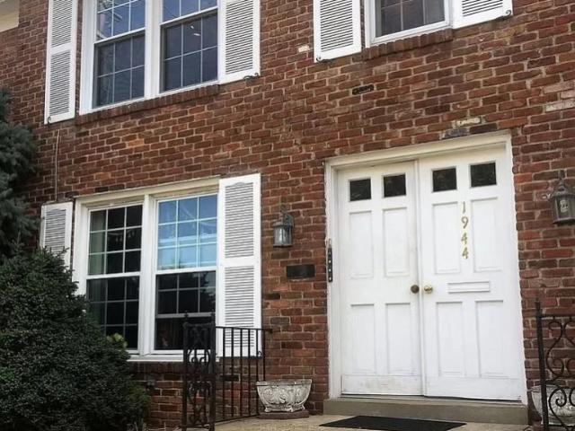 1 Bedroom Condo for Rent at 1944 Goldsmith Ln, Louisville, KY 40218 Bashford Manor