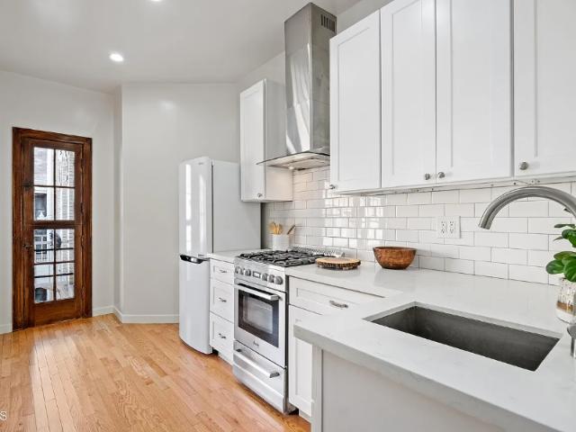 1 Bedroom Condo for Rent at 2121 James M Wood Blvd #410, Los Angeles, CA 90006 MacArthur Park