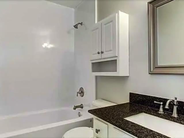 1 Bedroom Condo for Rent at 2323 Augusta Drive #19 7, Houston, TX 77057 Great Uptown