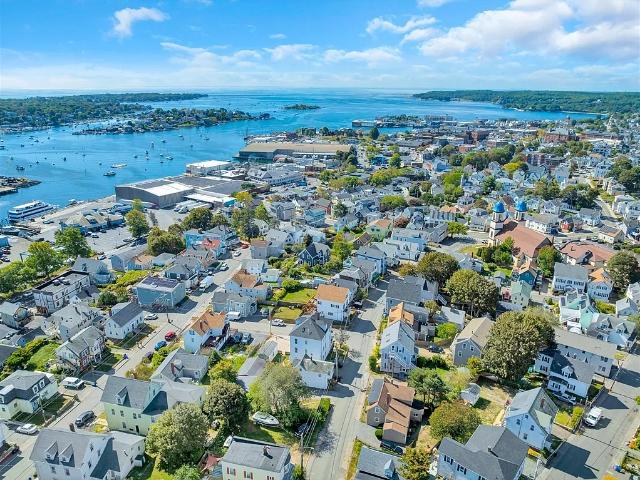 1 Bedroom Condo for Rent at 24 Taylor St #1, Gloucester, MA 01930