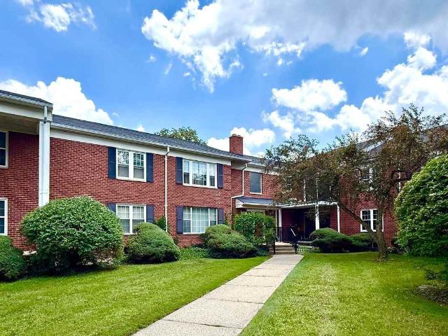 1 Bedroom Condo for Rent at 27689 W Echo Vly #204, Farmington Hills, MI 48334