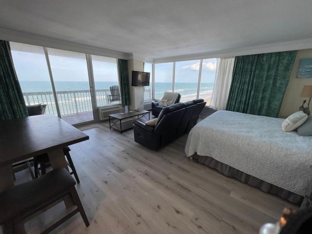 1 Bedroom Condo for Rent at 2700 N Atlantic Ave #910, Daytona Beach, FL 32118