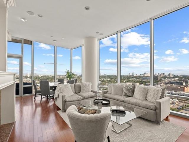 1 Bedroom Condo for Rent at 2727 Kirby Drive, Houston, TX 77098 Greenway Upper Kirby