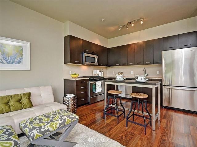 1 Bedroom Condo for Rent at 2960 Eastlake Ave E #305, Seattle, WA 98102 Eastlake