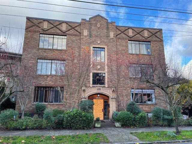 1 Bedroom Condo for Rent at 3121 Franklin Ave E #23, Seattle, WA 98102 Portage Bay