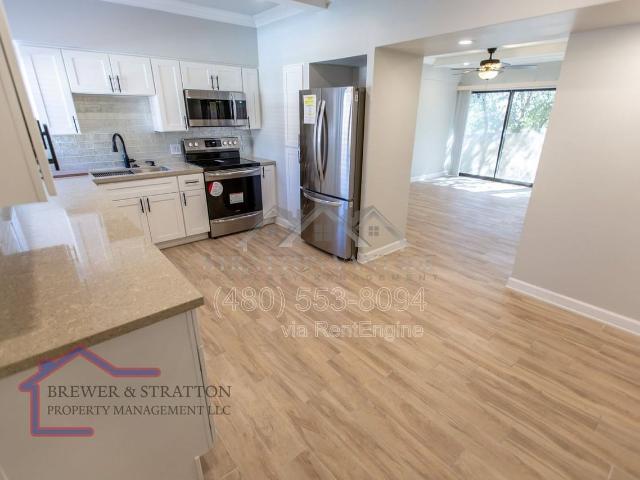 1 Bedroom Condo for Rent at 351 E Thomas Rd #D305, Phoenix, AZ 85012