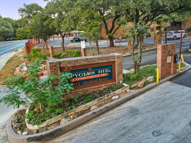 1 Bedroom Condo for Rent at 4212 Medical Dr #401, San Antonio, TX 78229