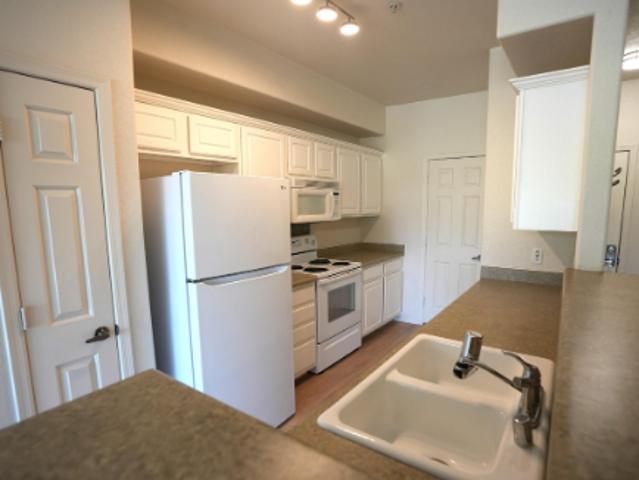 1 Bedroom Condo for Rent at 435 W Rio Salado Pkwy #210, Tempe, AZ 85281