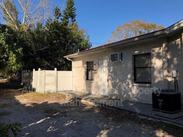 1 Bedroom Condo for Rent at 4527B 4527, St. Petersburg, FL 33714