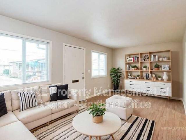 1 Bedroom Condo for Rent at 7016 N Amherst St #2, Portland, OR 97203 Cathedral Park
