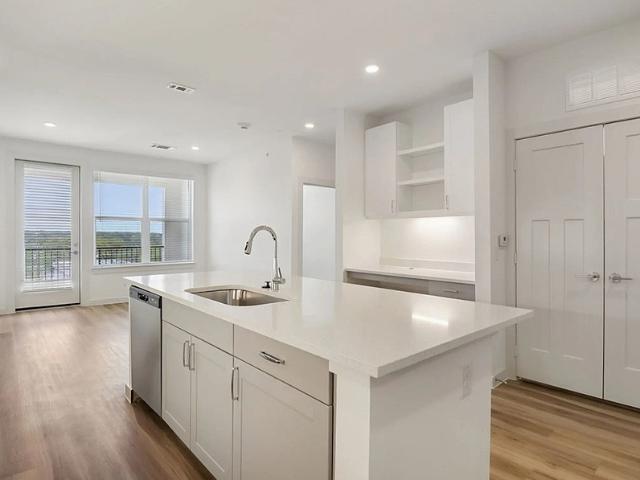 1 Bedroom Condo for Rent at 726 East 6th Street #4427.1, Dallas, TX 75203 Lake Cliff