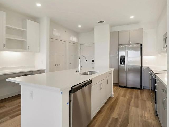 1 Bedroom Condo for Rent at 726 East 6th Street #9298.1, Dallas, TX 75203 Lake Cliff