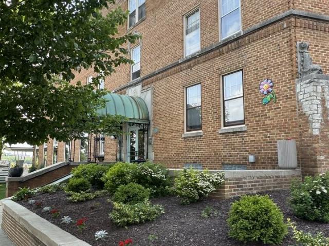 1 Bedroom Condo for Rent at 7416 Harwood Avenue, Wauwatosa, Wi 53213, Us, #102, Wauwatosa, WI 53213
