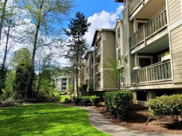 1 Bedroom Condo for Rent at 7711 Ne 175th St #E201, Kenmore, WA 98028 Central Kenmore