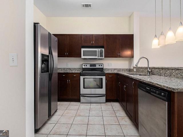 1 Bedroom Condo for Rent at 870 Mayson Turner Rd Nw, Atlanta, GA 30314 Vine City