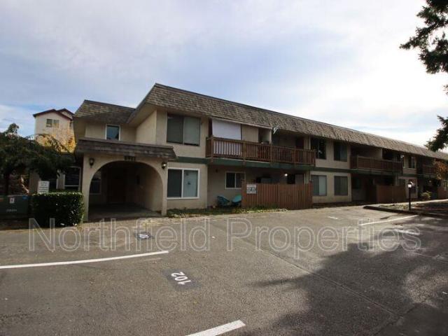 1 Bedroom Condo for Rent at 8911 Holly Dr #205, Everett, WA 98208 Cascade View