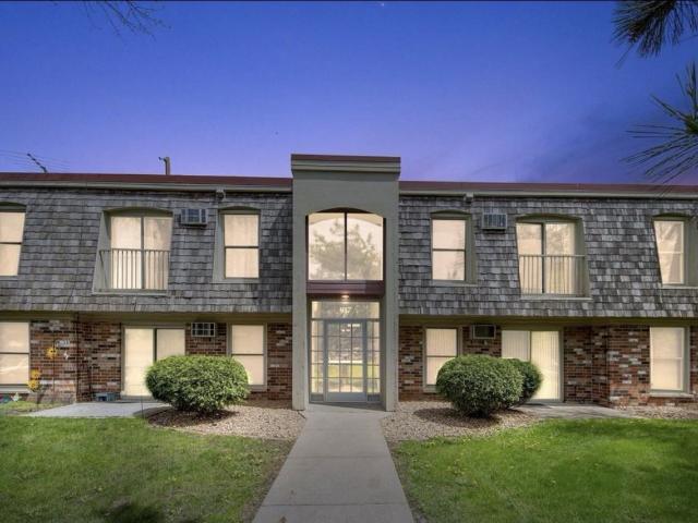 1 Bedroom Condo for Rent at 907 11th Ave S #4, Hopkins, MN 55343