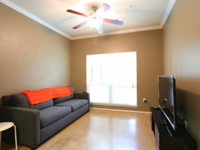1 Bedroom Condo for Rent at 910 West 25th Street #11.25, Austin, TX 78705 West University
