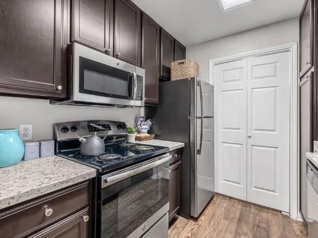 1 Bedroom Condo for Rent at 9698 Winsome Ln #MOWR, Houston, TX 77063 Woodlake Briar Meadow