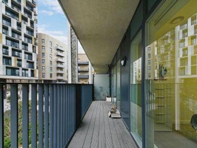 1 Bedroom Condo London England 96313582