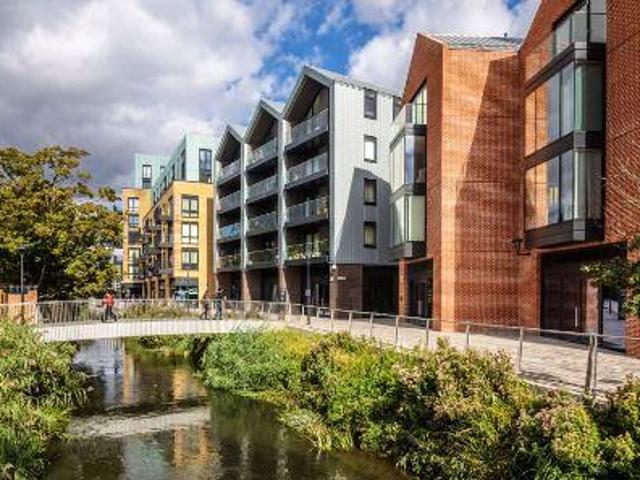 1 Bedroom Condo London England 96313659