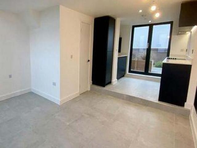 1 Bedroom Condo London England LS99838507