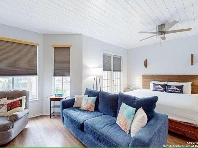 1 bedroom, Corpus Christi TX 78418 94338573