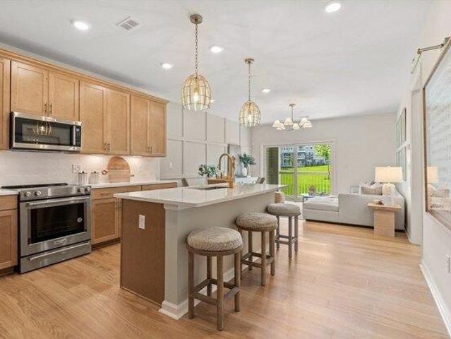 1 bedroom, Canton MA 02021 103125890