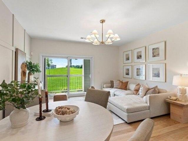 1 bedroom, Canton MA 02021 104717872