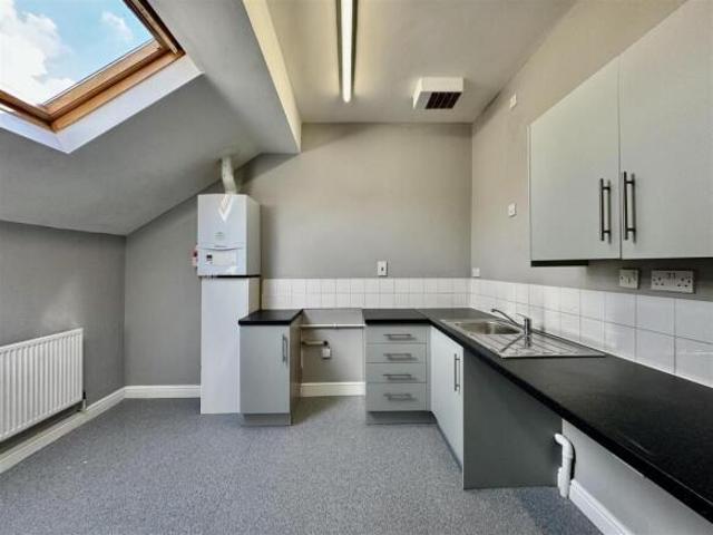 1 bedroom character property for rent in Broomfield House, Botham Hall, Huddersfield, HD3 4RS, HD3