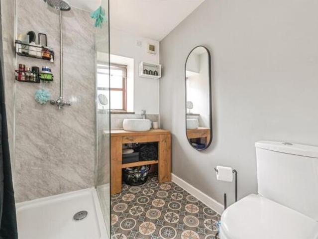 1 bedroom character property for sale in Northgate, Almondbury, Huddersfield, HD5
