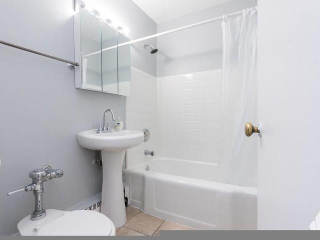 1 bedroom, Chicago IL 60645 LS59389278