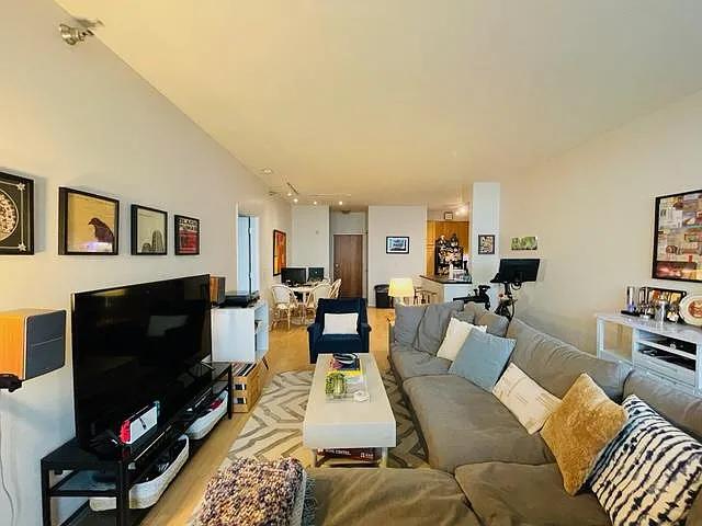 1 bedroom, Chicago IL 60654 83000729