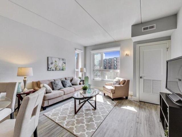 1 bedroom, Chicago IL 60610 82585638