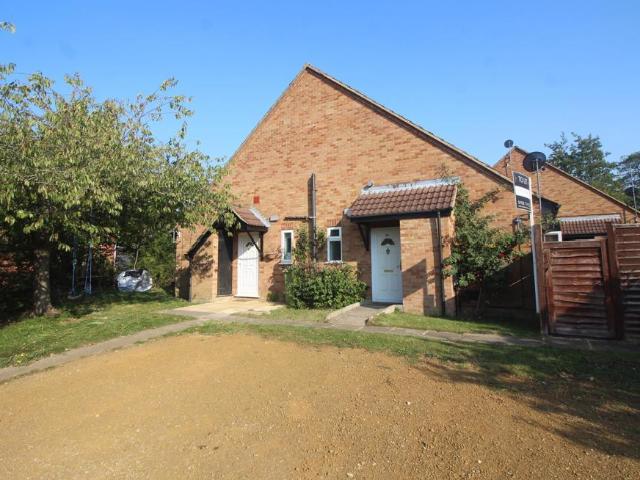 1 bedroom cluster house to rent