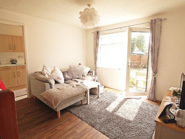 1 bedroom cluster house to rent