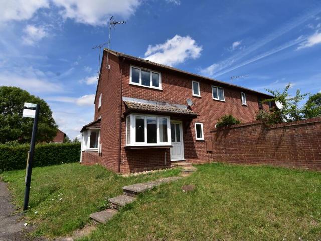 1 bedroom cluster house to rent