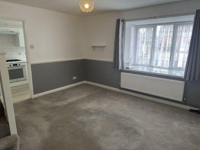 1 bedroom cluster house to rent
