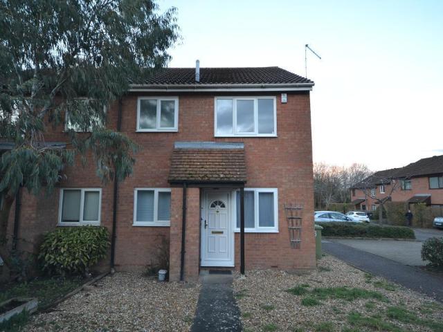 1 bedroom cluster house to rent