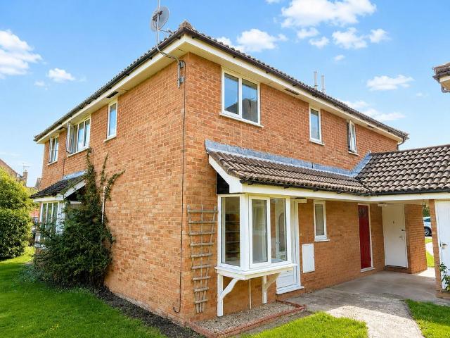 1 bedroom cluster house for sale