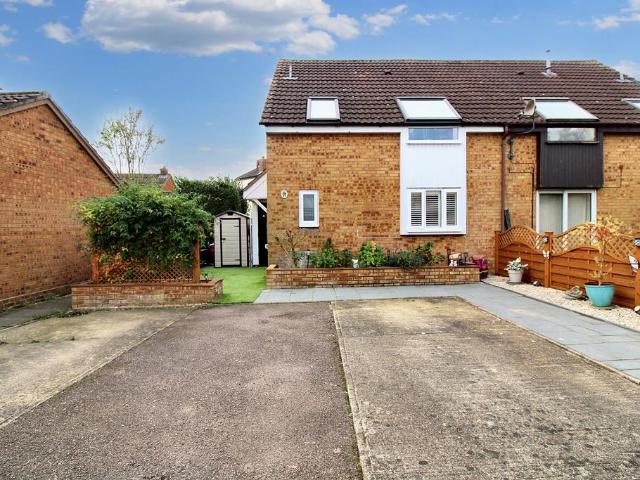 1 bedroom cluster house for sale