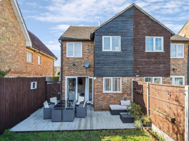 1 bedroom cluster house for sale
